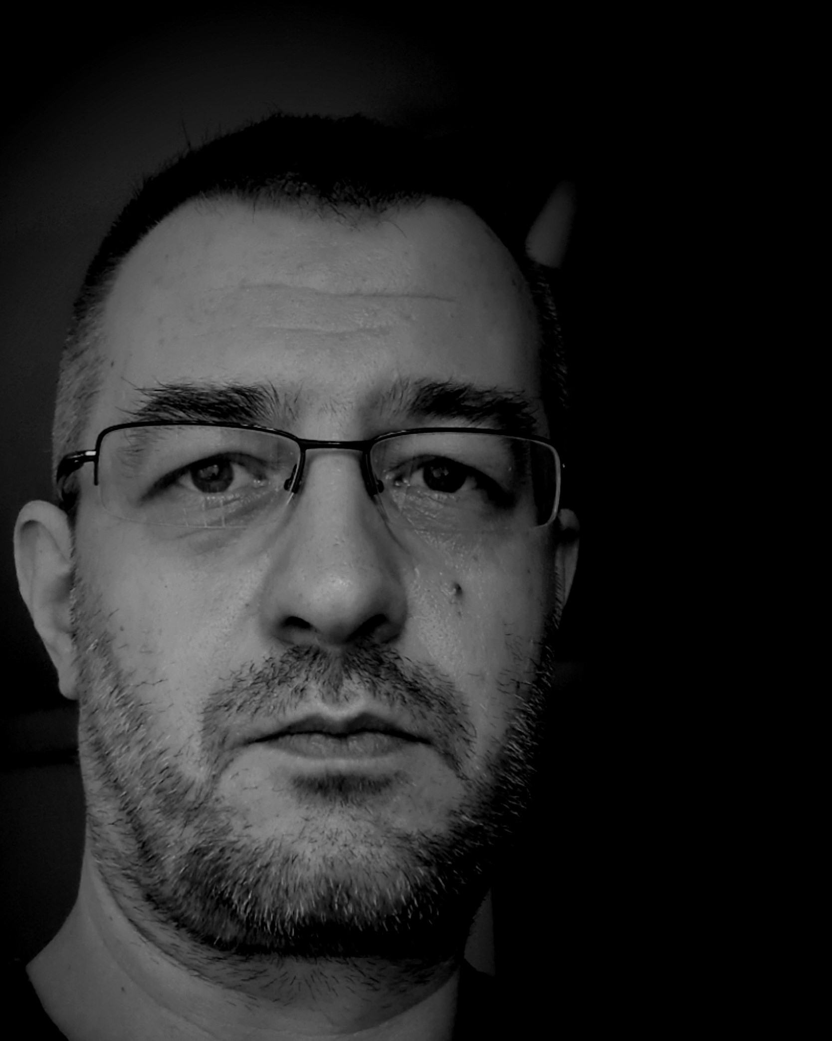 Resume and CV - Mihai Suciu